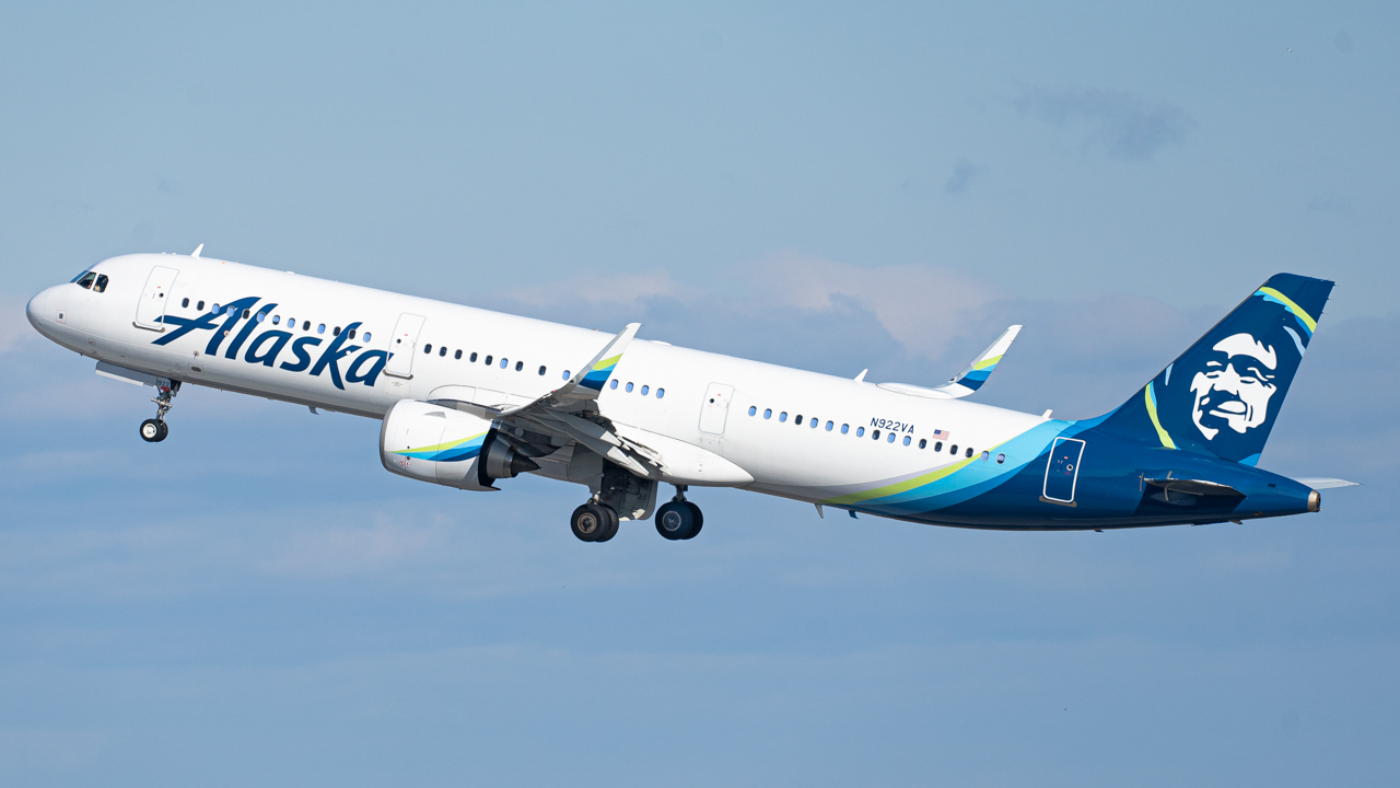 Alaska Airlines Launches AI-Powered Flight Scheduling in Partnership ...