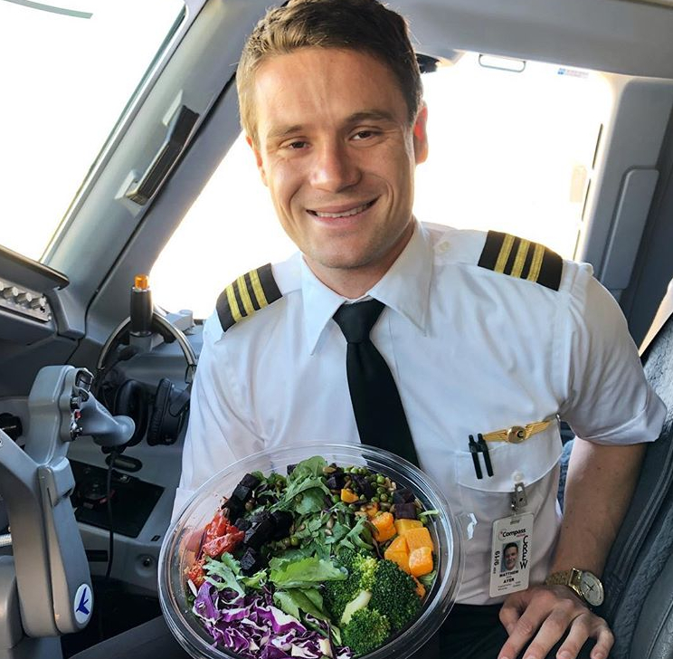 Why Pilots Never Eat the Same Meal - AeroXplorer.com