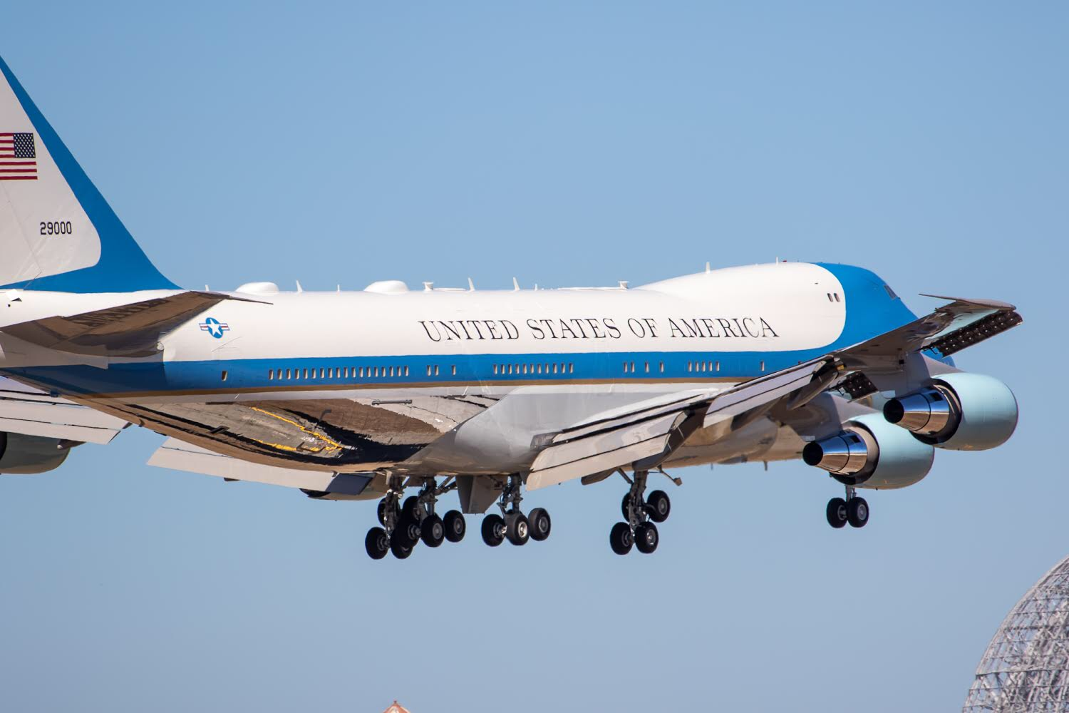 U.S. Air Force Unveils New Air Force One Livery - AeroXplorer.com